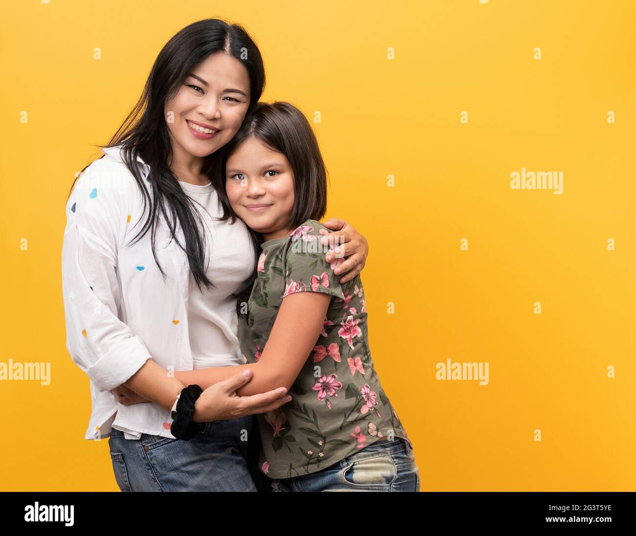 Cute teen with mom hi-res stock photography and images - Alamy