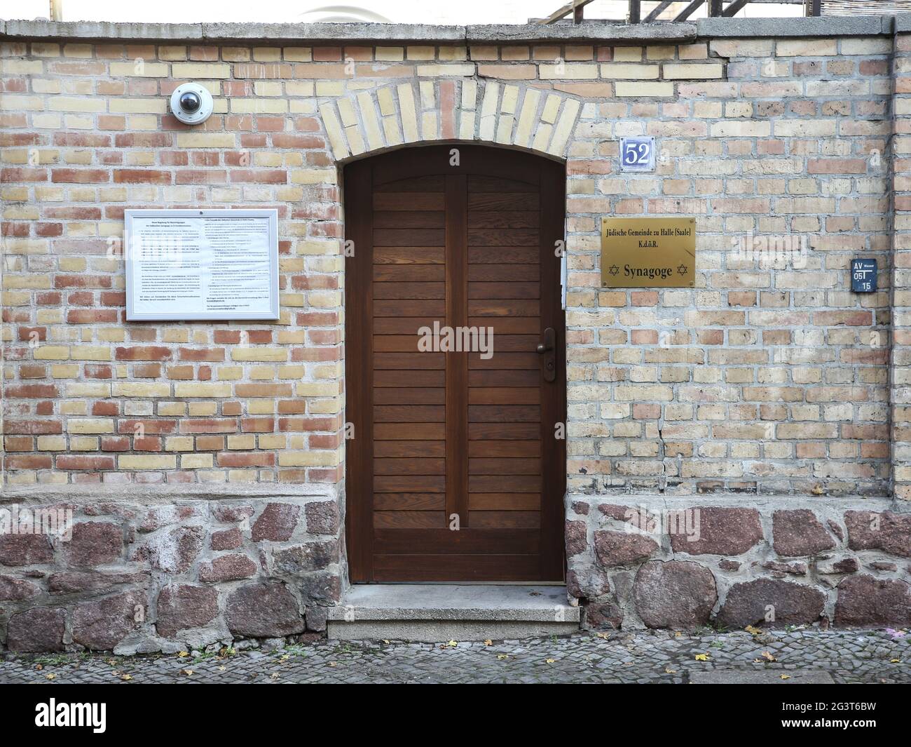New entrance door to the synagogue Jewish community in Halle (Saale ...