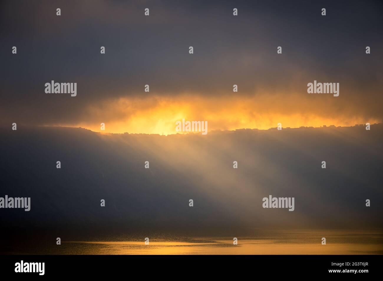 Beautiful morning sunbeams through hi-res stock photography and images ...