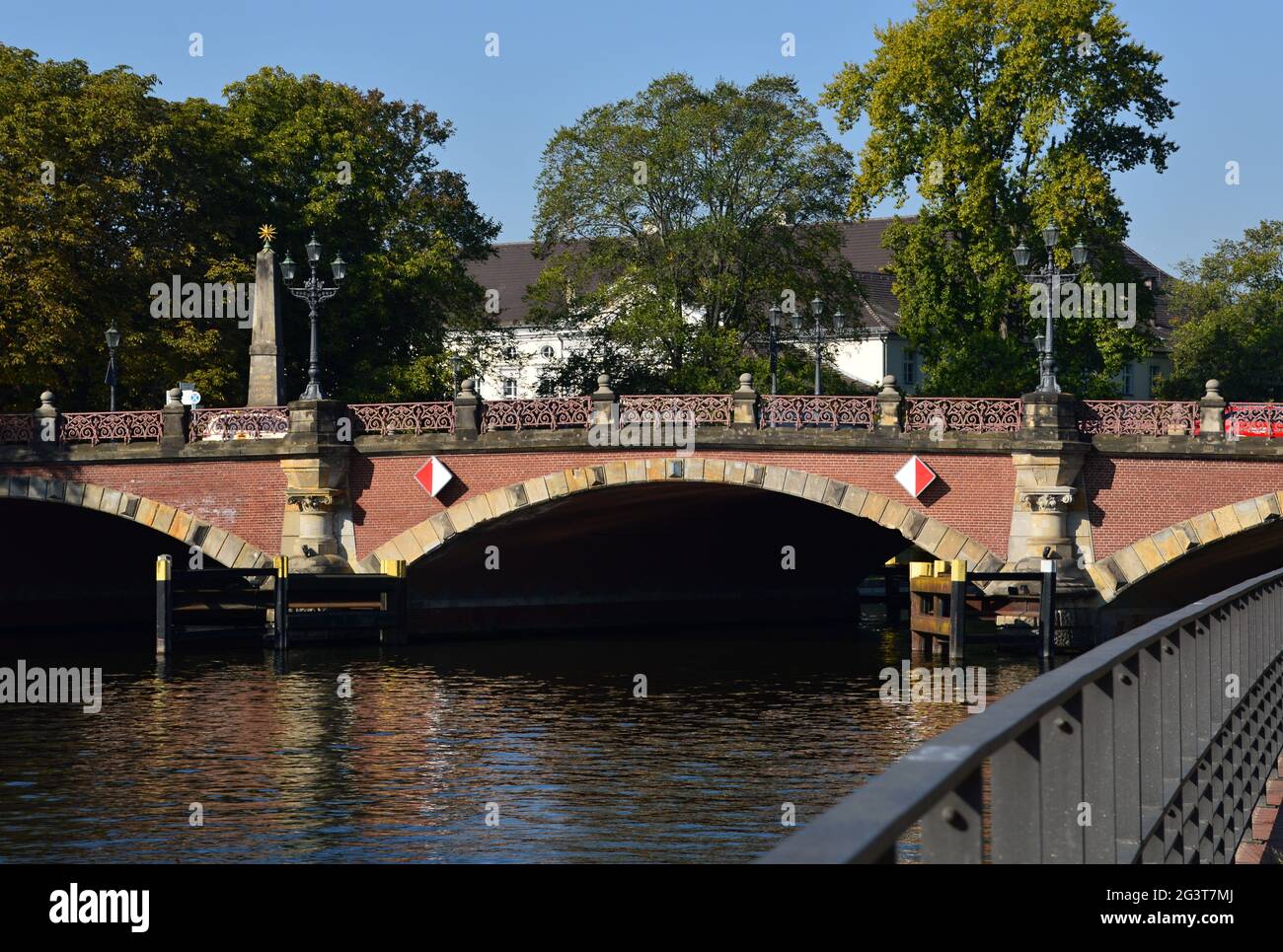 Bellevue bridge hi-res stock photography and images - Alamy