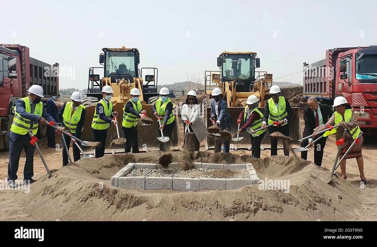 Modjo, Ethiopia. 17th June, 2021. Representatives from Ethiopian ...