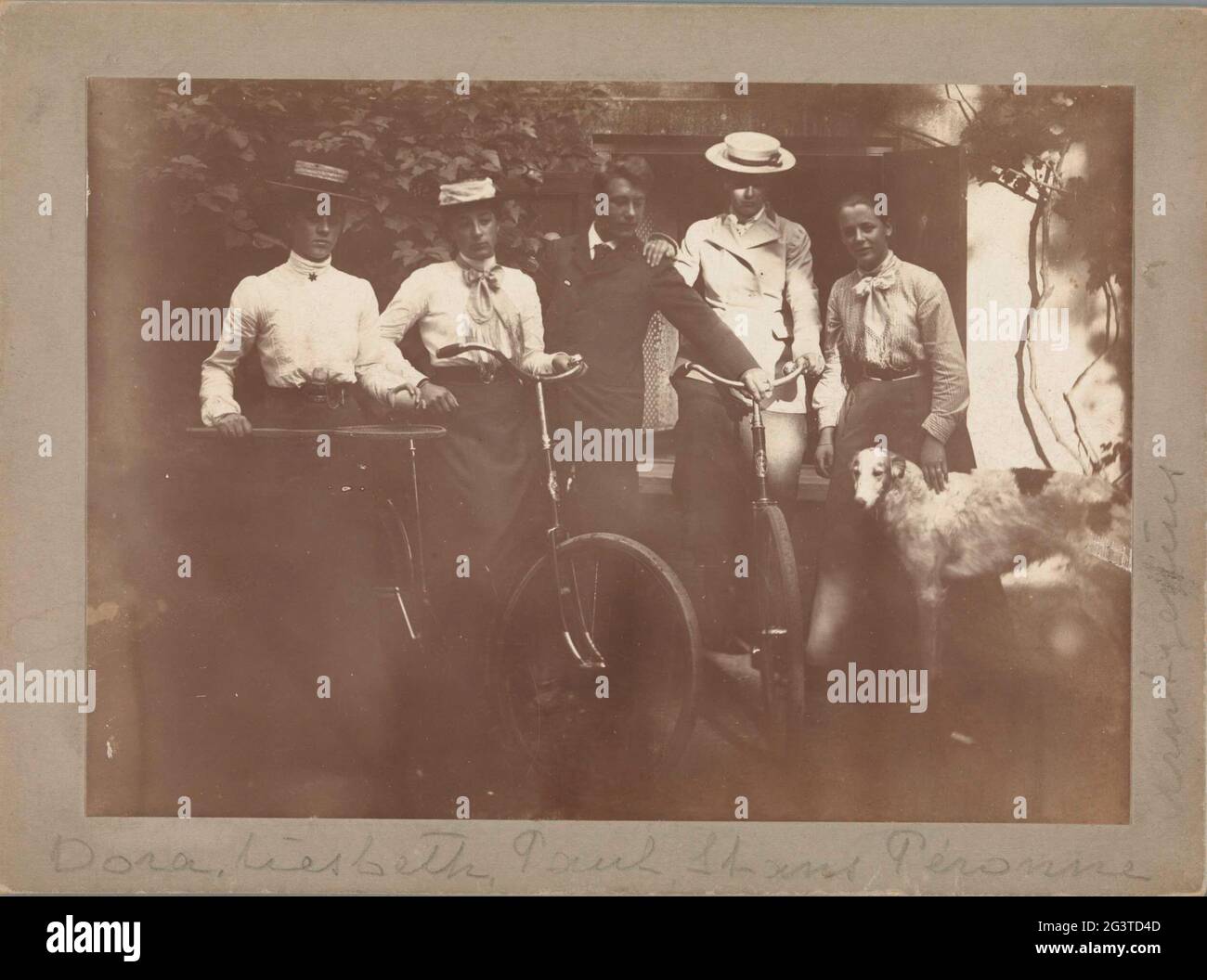 Liesbeth arntzenius hi-res stock photography and images - Alamy Liesbeth arntzenius hi-res stock photography and images - Alamy