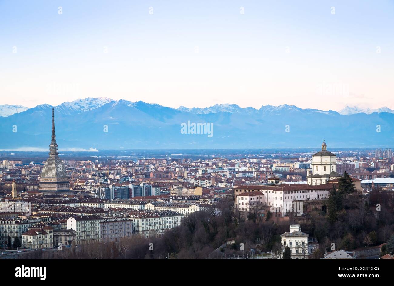 Skyline alps hi-res stock photography and images - Alamy
