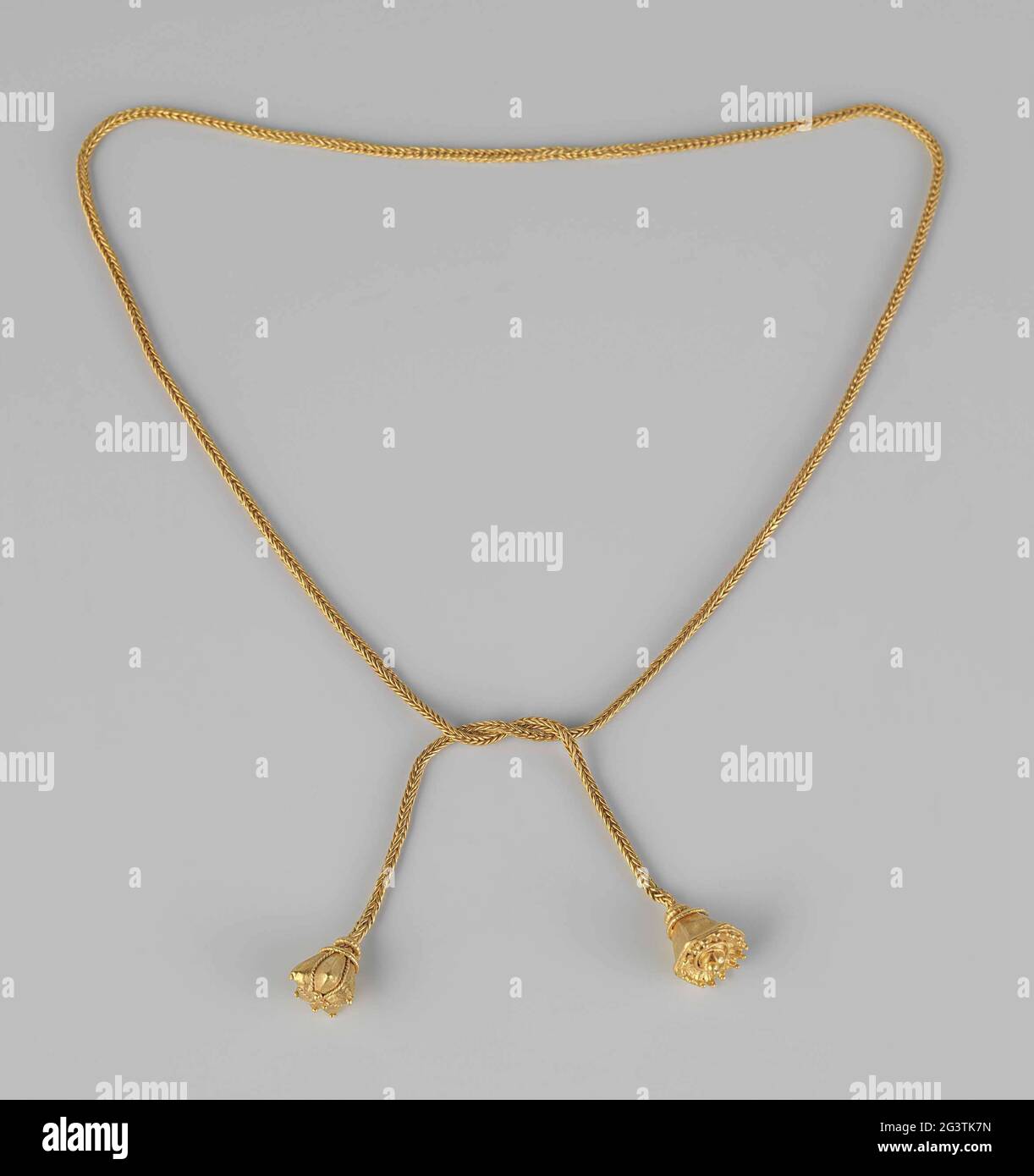 Two pendants hi-res stock photography and images - Alamy