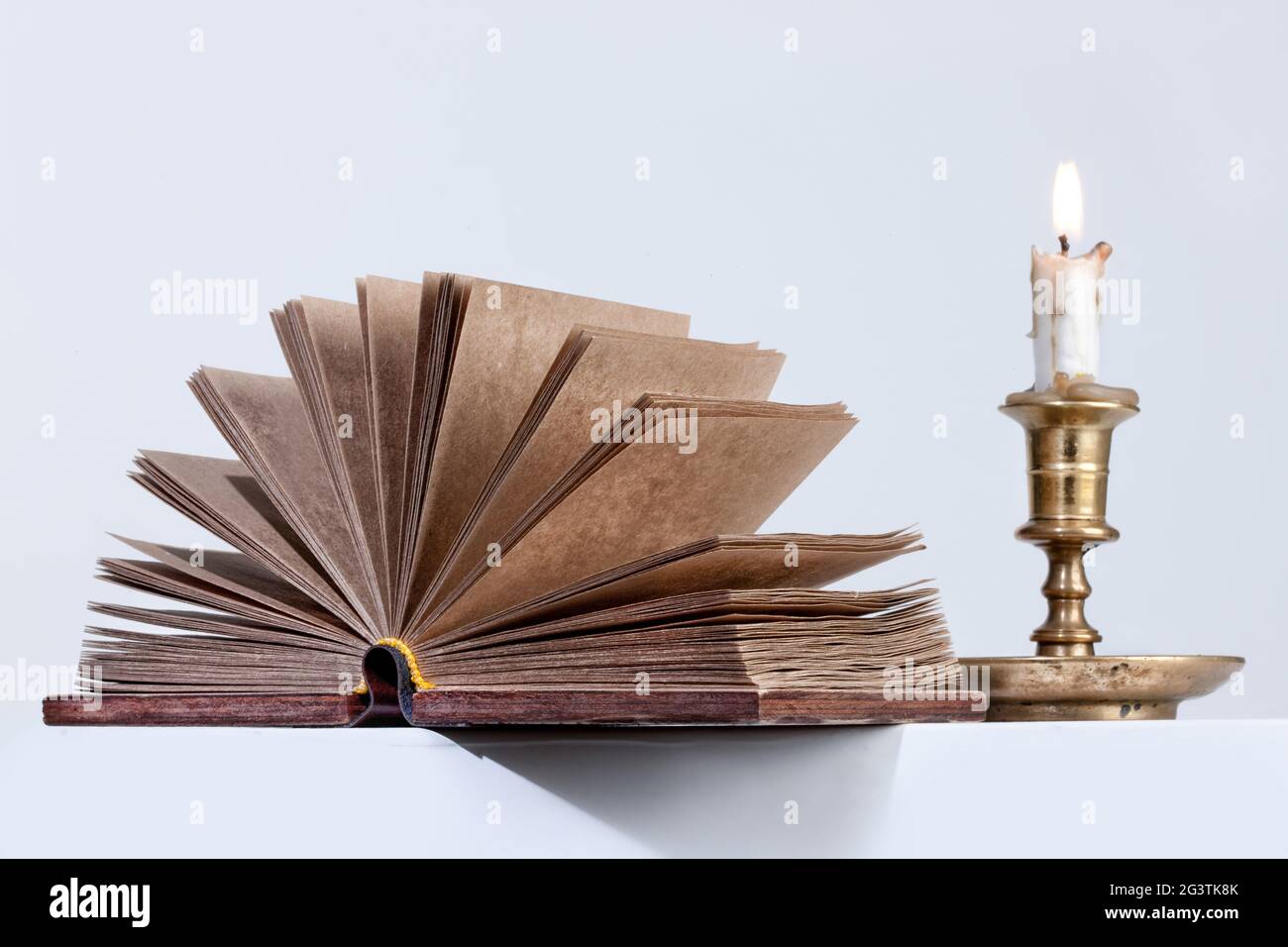Lighting book hi-res stock photography and images - Alamy