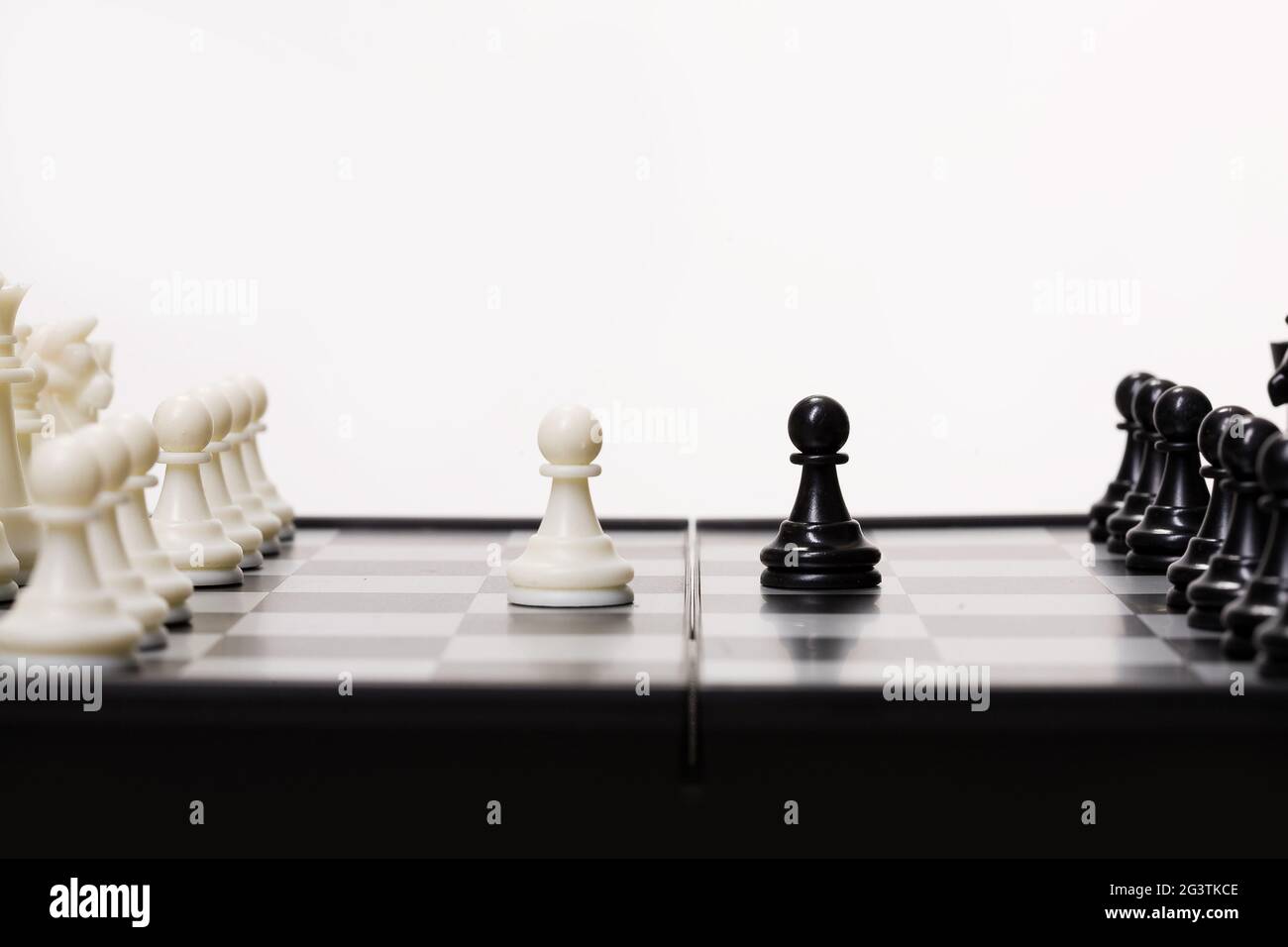 Chess wood carving hi-res stock photography and images - Alamy