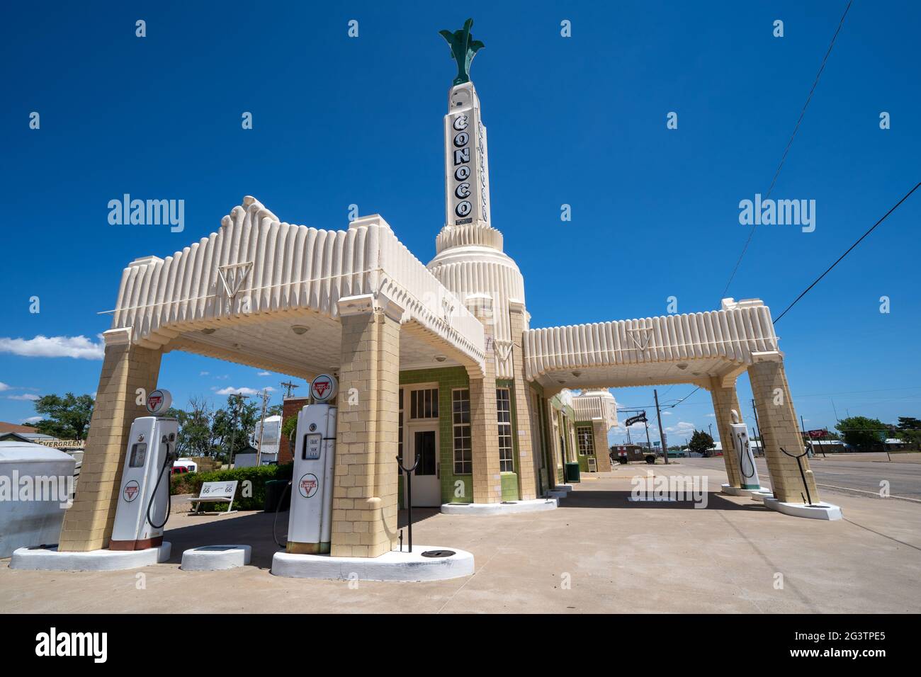 Conoco tower station shamrock, texas hi-res stock photography and ...
