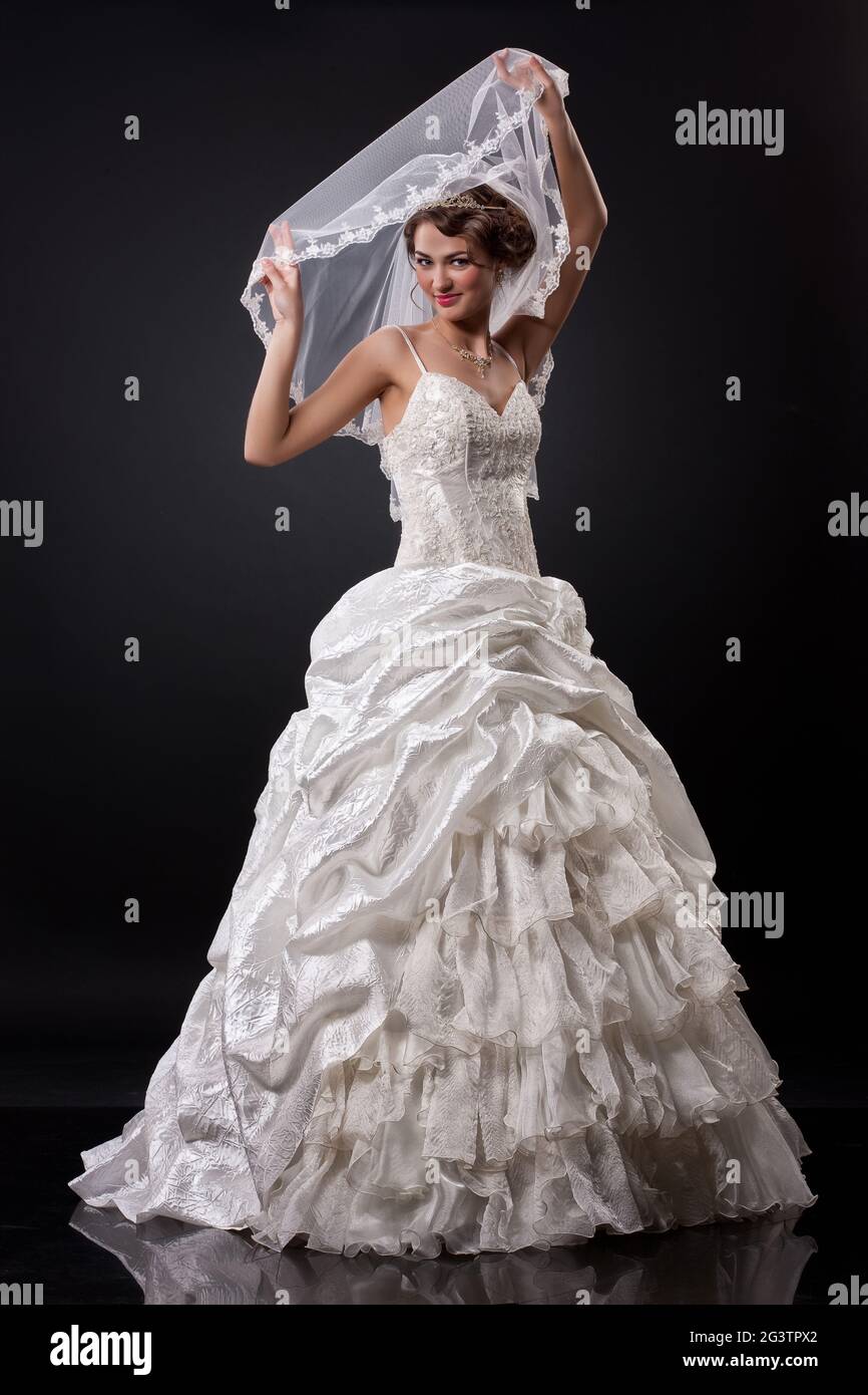 Studio shot young bride hi-res stock photography and images - Alamy
