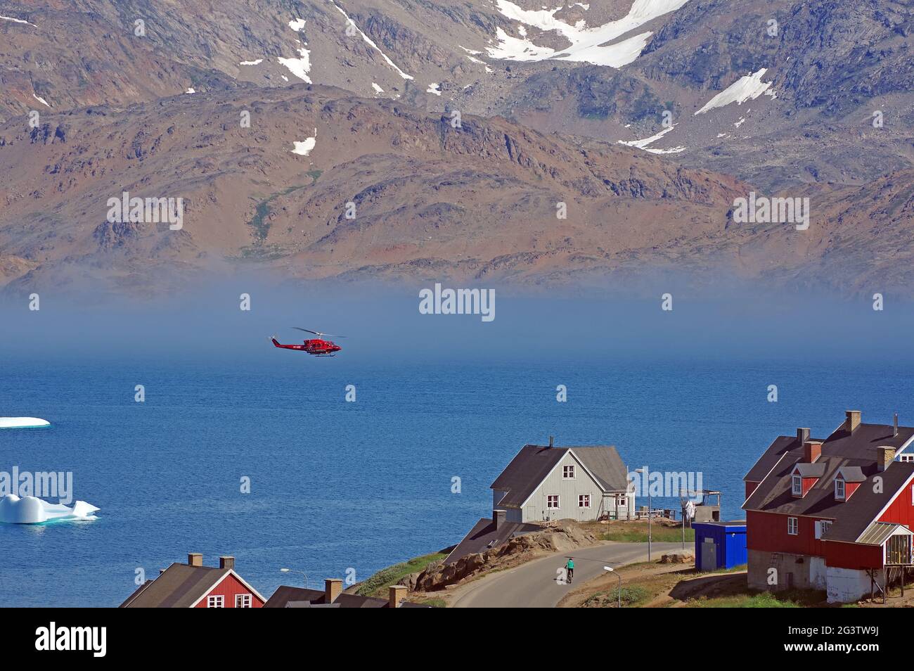 Approach helicopter hi-res stock photography and images - Alamy