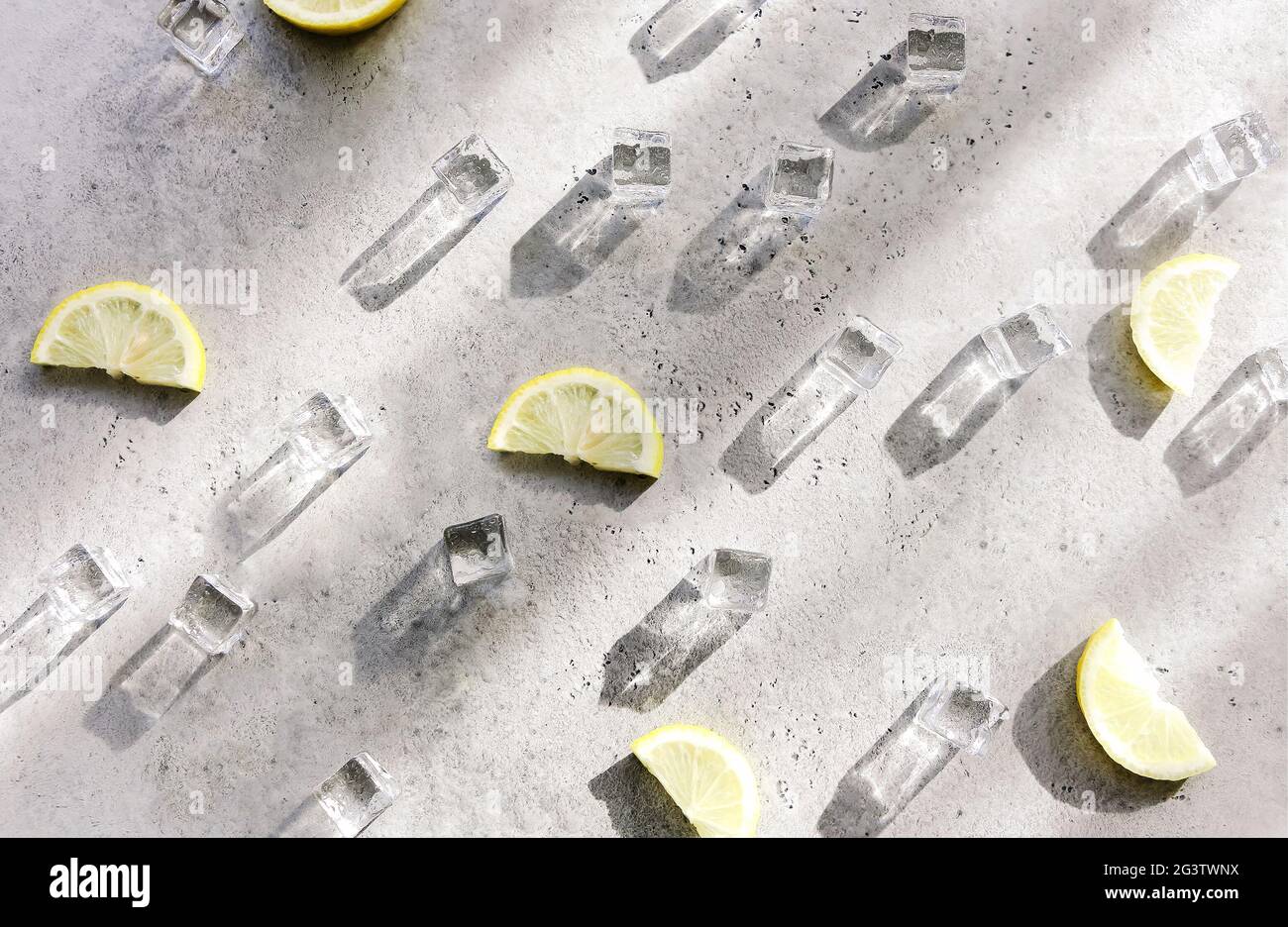 Ice and lemons hi-res stock photography and images - Alamy