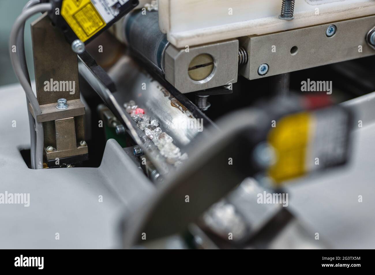 Automatic sorting of diamonds, modern machine vision technologies Stock ...