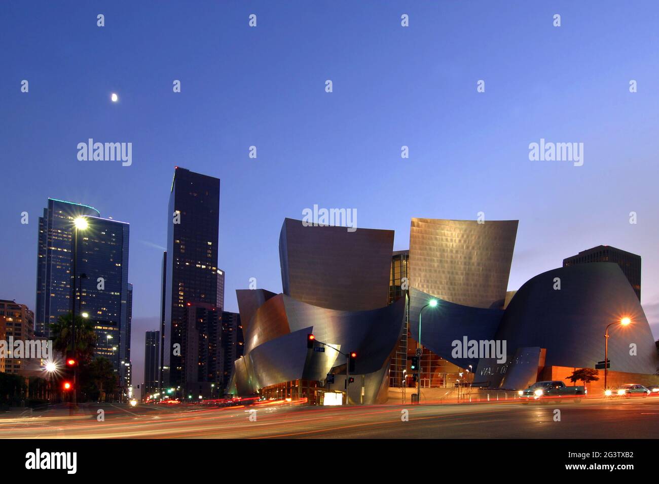 Walt Disney Concert Hall at blue hour Stock Photo - Alamy