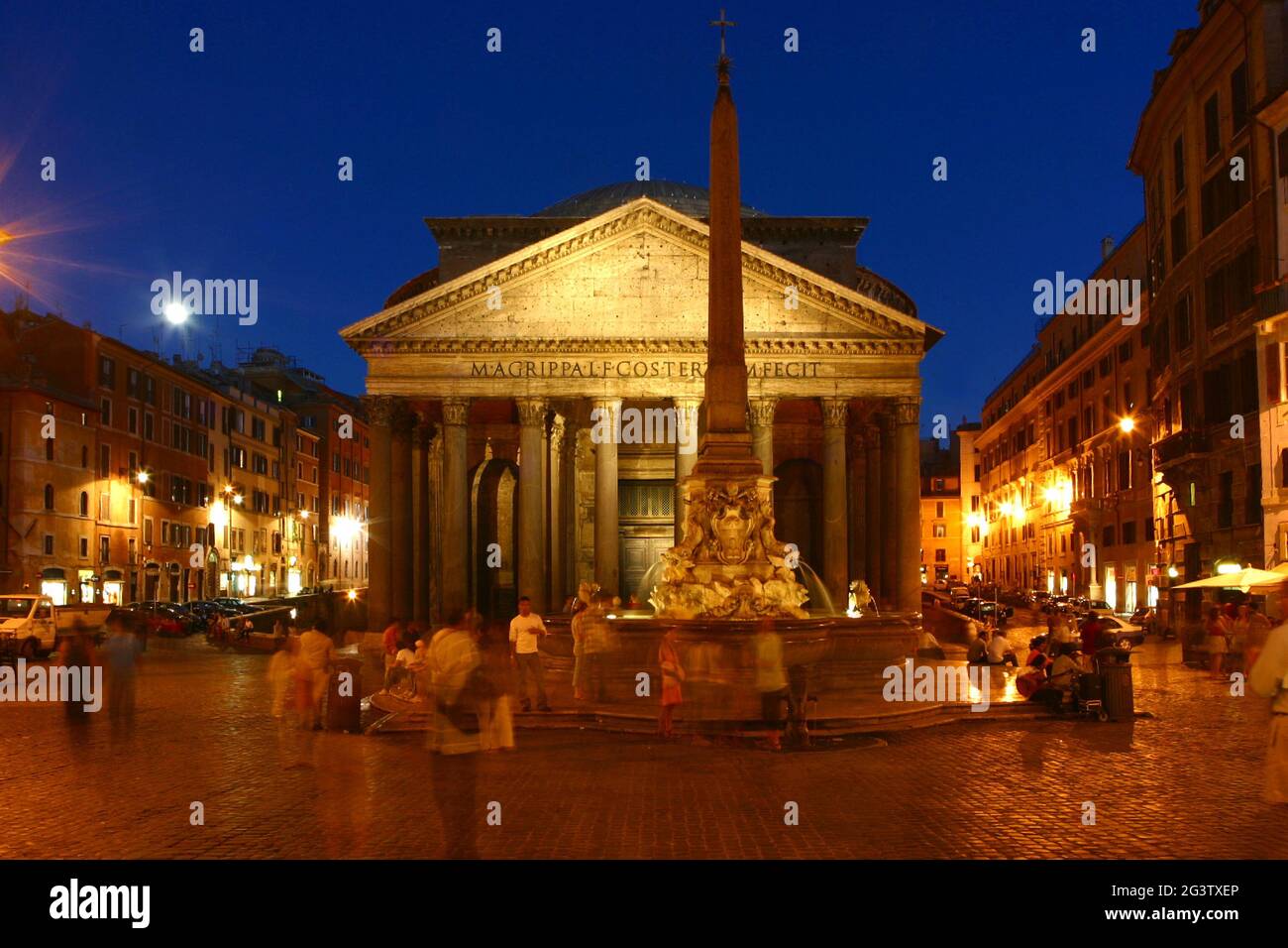 Foreground piazza della rotonda hi-res stock photography and images - Alamy