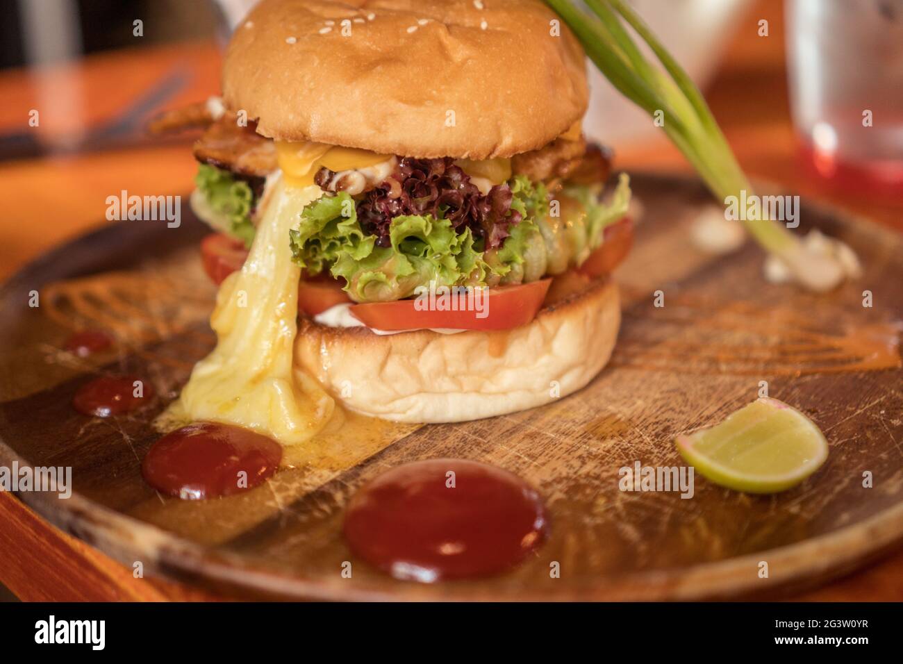 Closeup burger hi-res stock photography and images - Alamy