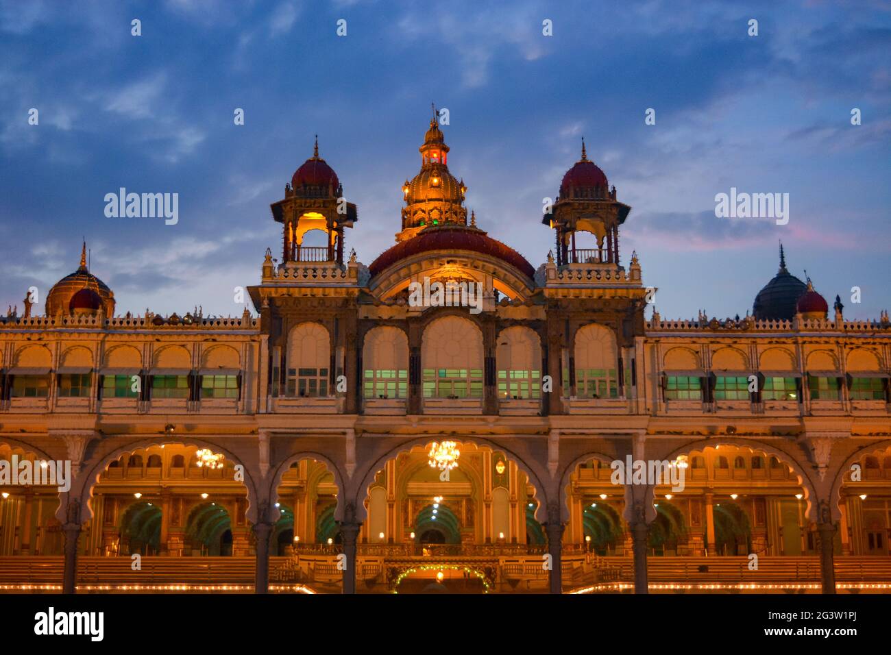 Mysore Palace during the sunset in Mysuru, India Stock Photo - Alamy