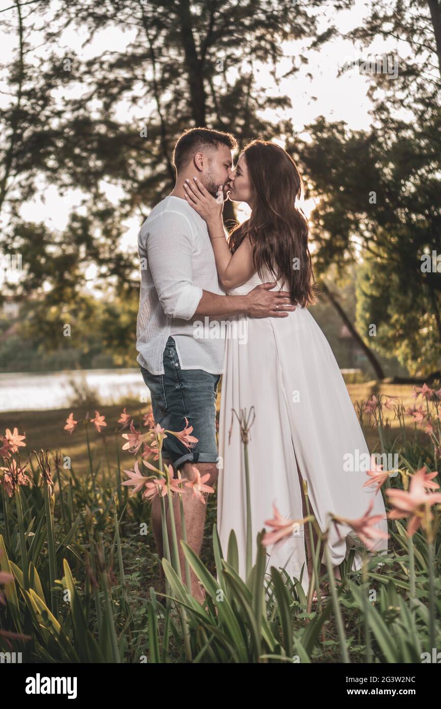 Romantic kiss married couple in hi-res stock photography and images - Alamy