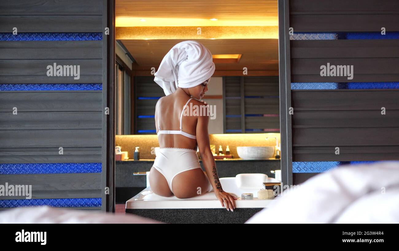 Woman relaxing in wellness spa hi-res stock photography and images - Alamy