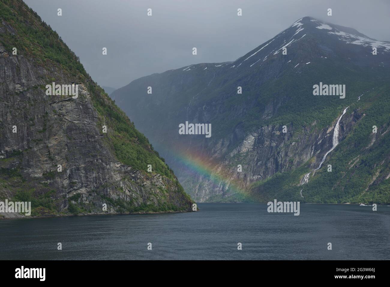 Beautiful scenery rainbow hi-res stock photography and images - Alamy