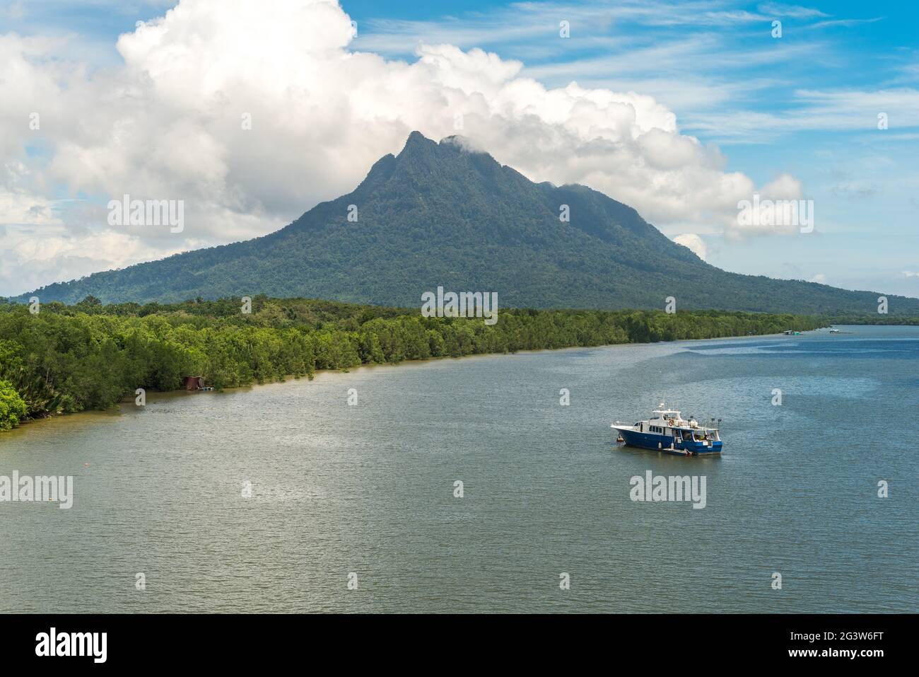 Mount Santubong und Santubong river in the north of the the Malaysian ...