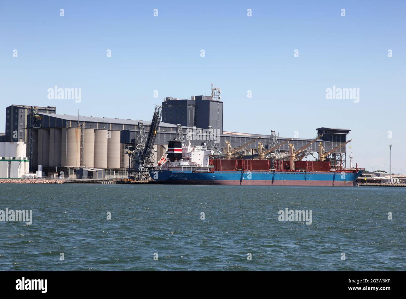 An international bulk carrier at dock in Newcastle Australia Stock ...