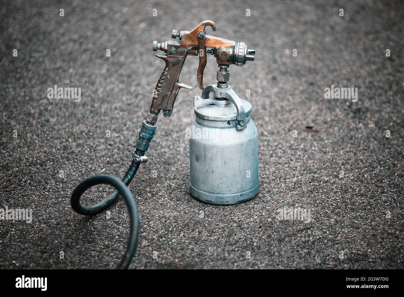 Painting stands hi-res stock photography and images - Alamy