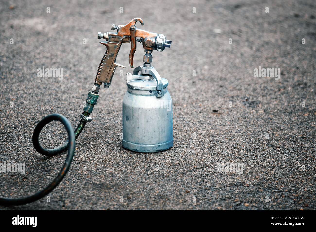 Painting stands hi-res stock photography and images - Alamy