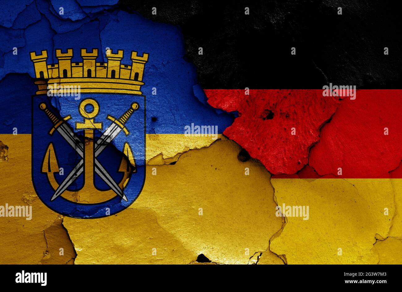 Flags of Solingen and Germany painted on cracked wall Stock Photo - Alamy