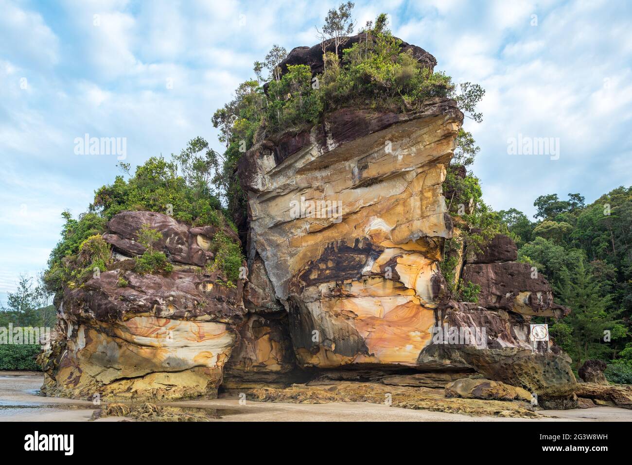 Bako national park sea stacks hi-res stock photography and images - Alamy