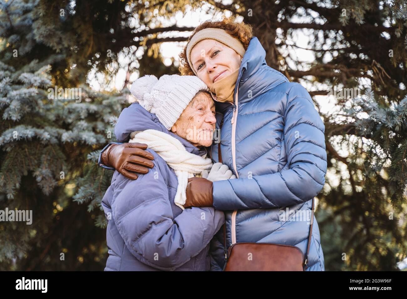 Motherhood. Theme importance visiting and spending time with old single ...