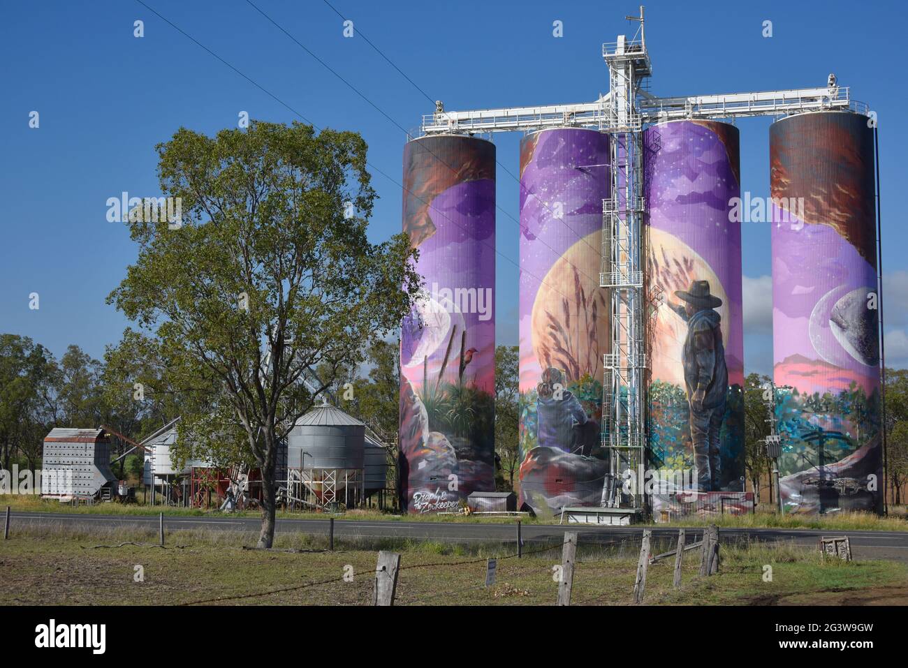 'three moons' silos in central queensland in australia depicts the ...