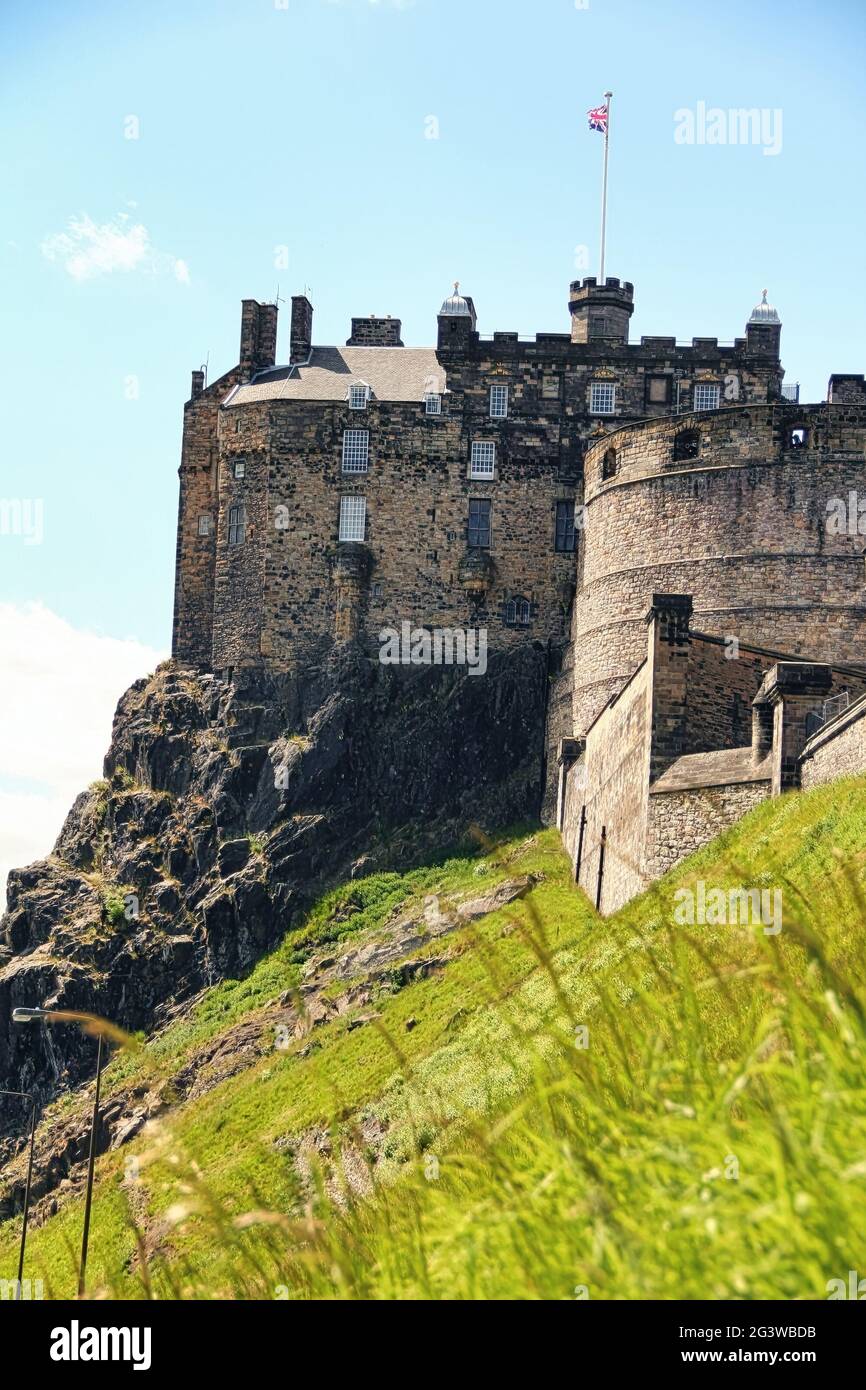 Edinburgh castle road scotland hi-res stock photography and images - Alamy