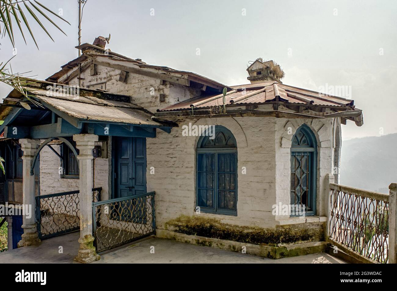 25 Sep 2009 A quaint, old structure with stone walls,chimney roof ...