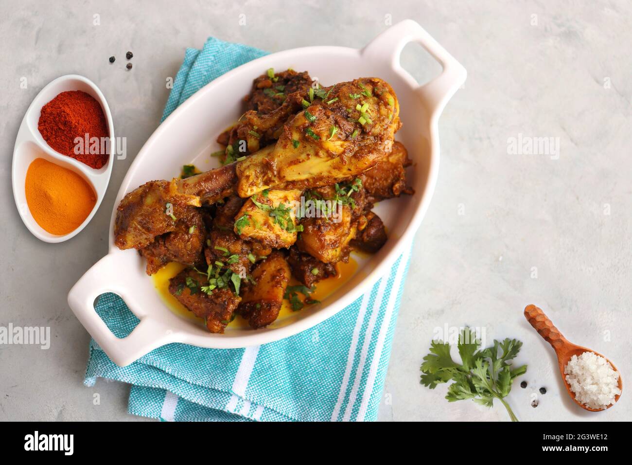 Indian chicken cooked hi-res stock photography and images - Alamy