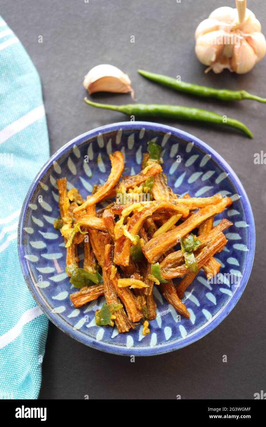 Dry Bombay duck fried with chili and garlic. Dried Bombay duck masala ...