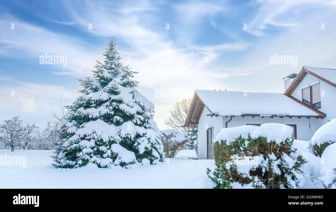 Cold scenery hi-res stock photography and images - Alamy