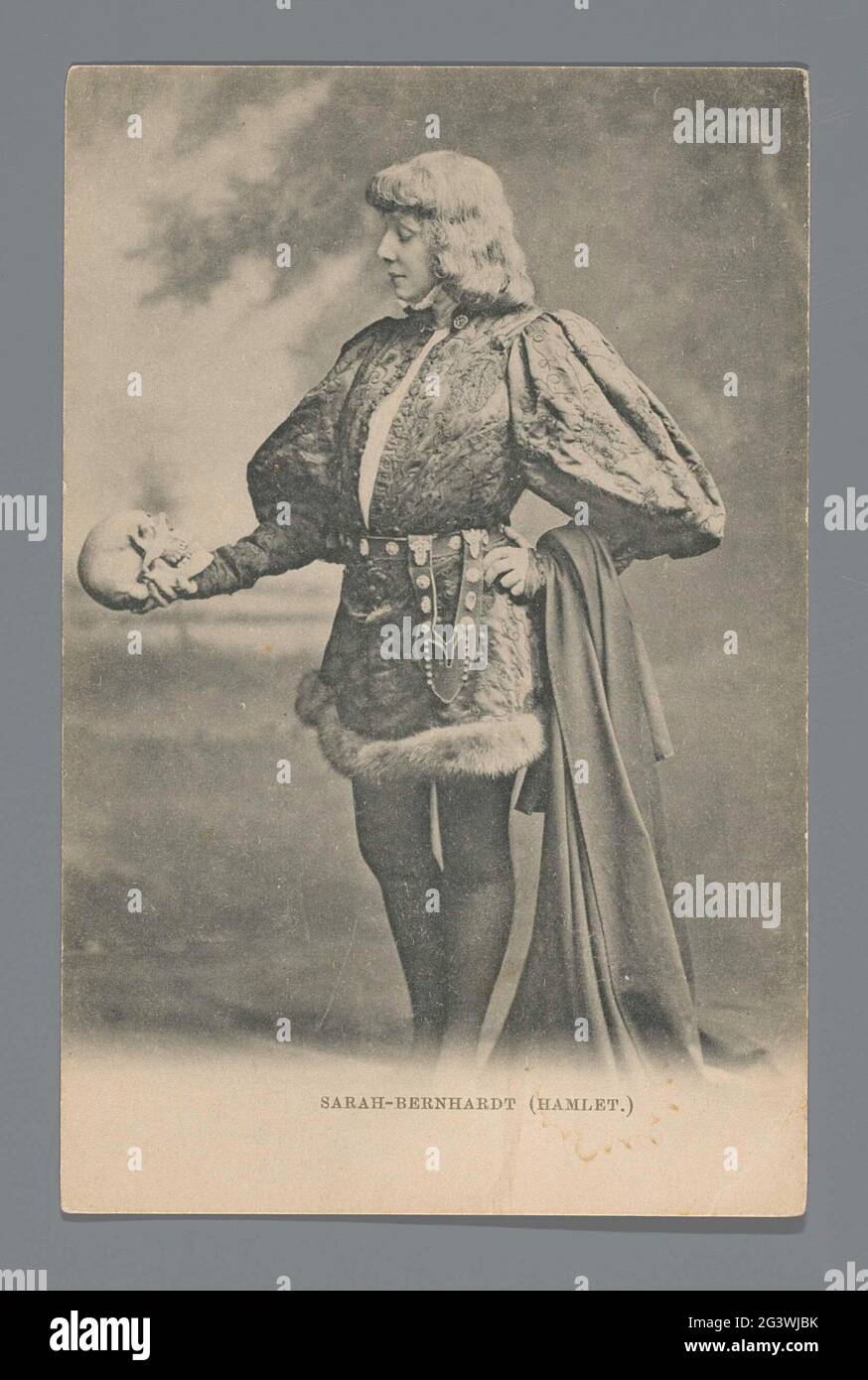 Sarah Bernhardt als Hamlet Stock Photo - Alamy