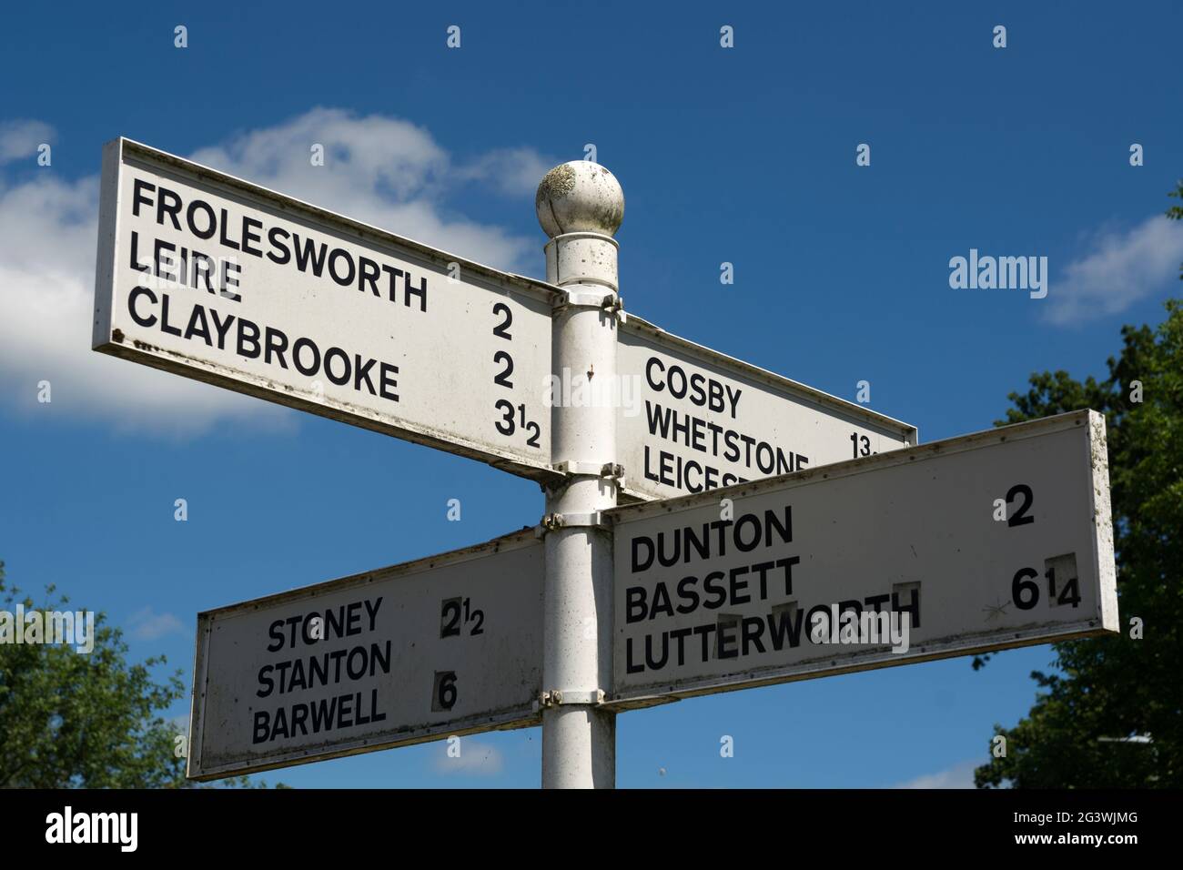 Distance to villages sign hi-res stock photography and images - Alamy