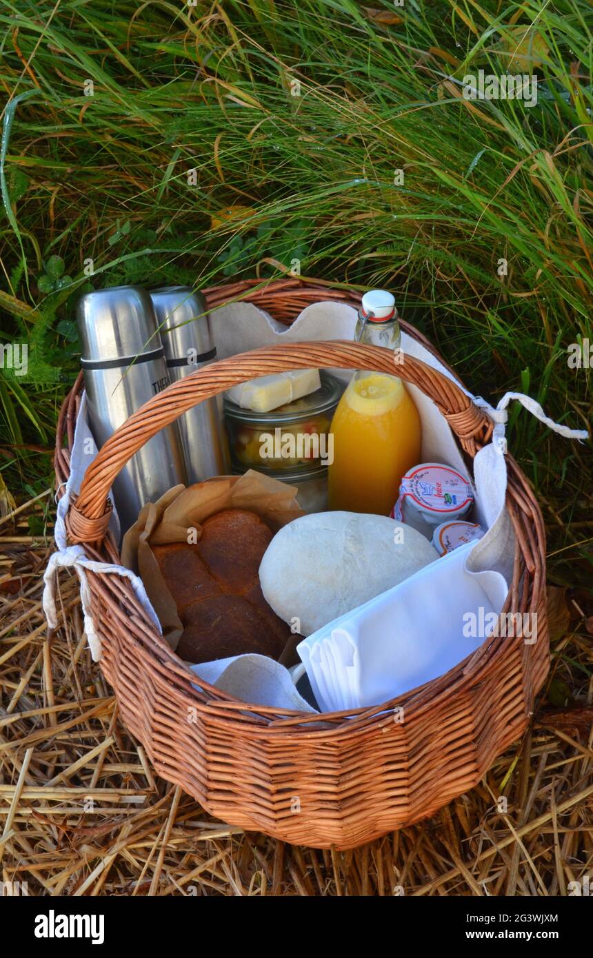 FRANCE. PAS-DE-CALAIS (62). MADELAINE-SOUS-MONTREUIL. RESTAURANT LA ...