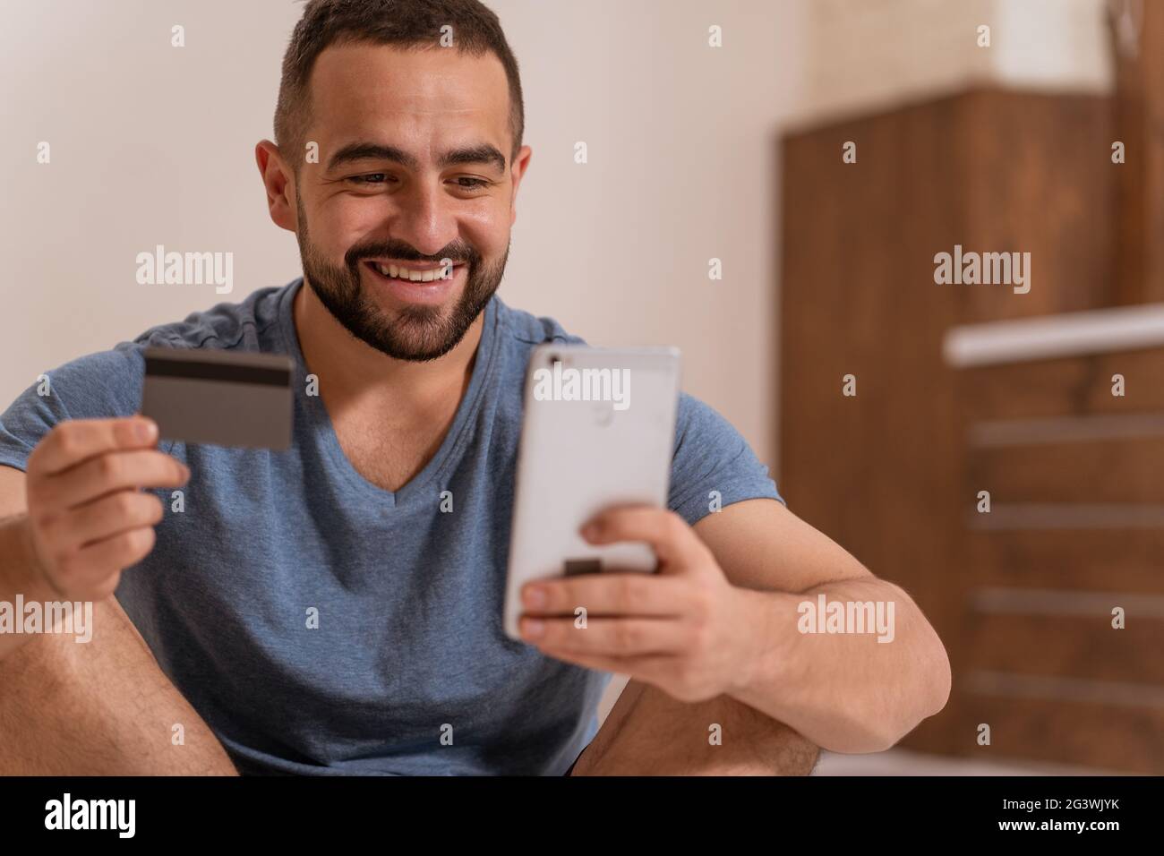 Holding score card hi-res stock photography and images - Alamy