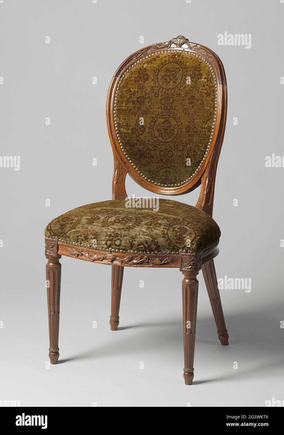 Round conical fluted legs hi-res stock photography and images - Alamy