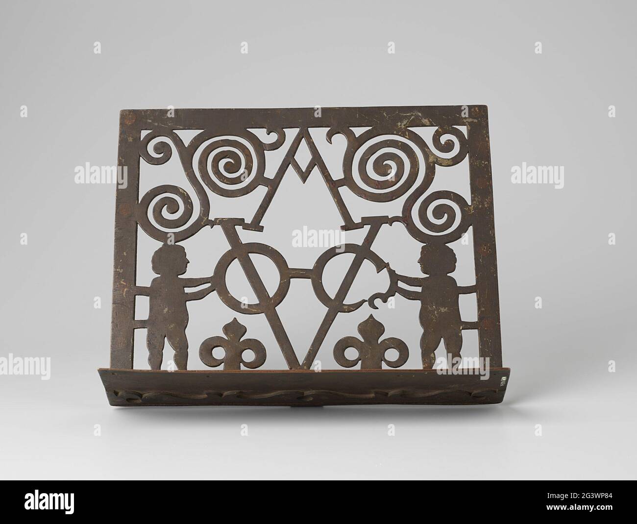 Desk standard hi-res stock photography and images - Alamy