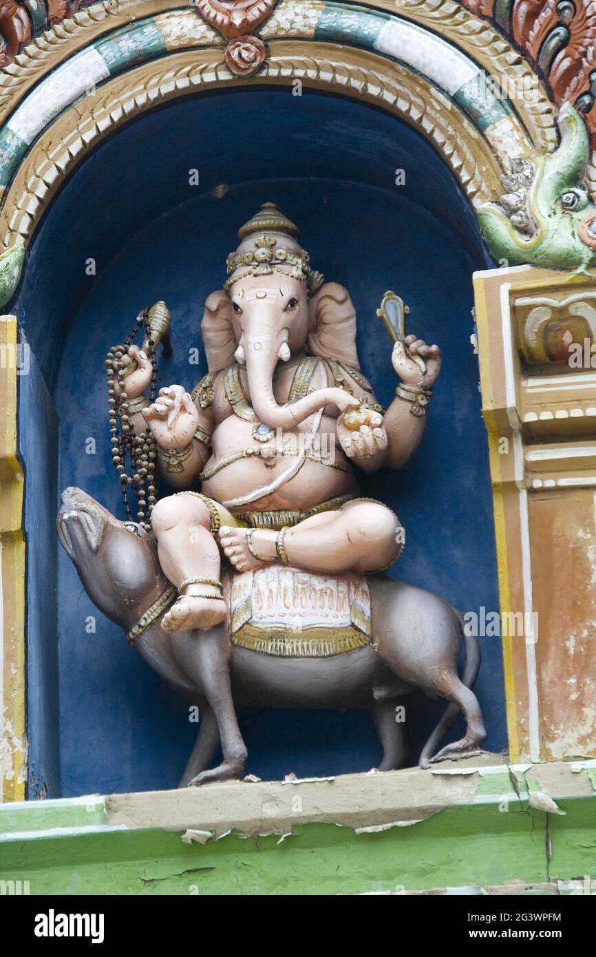 Sitting ganesha hi-res stock photography and images - Alamy