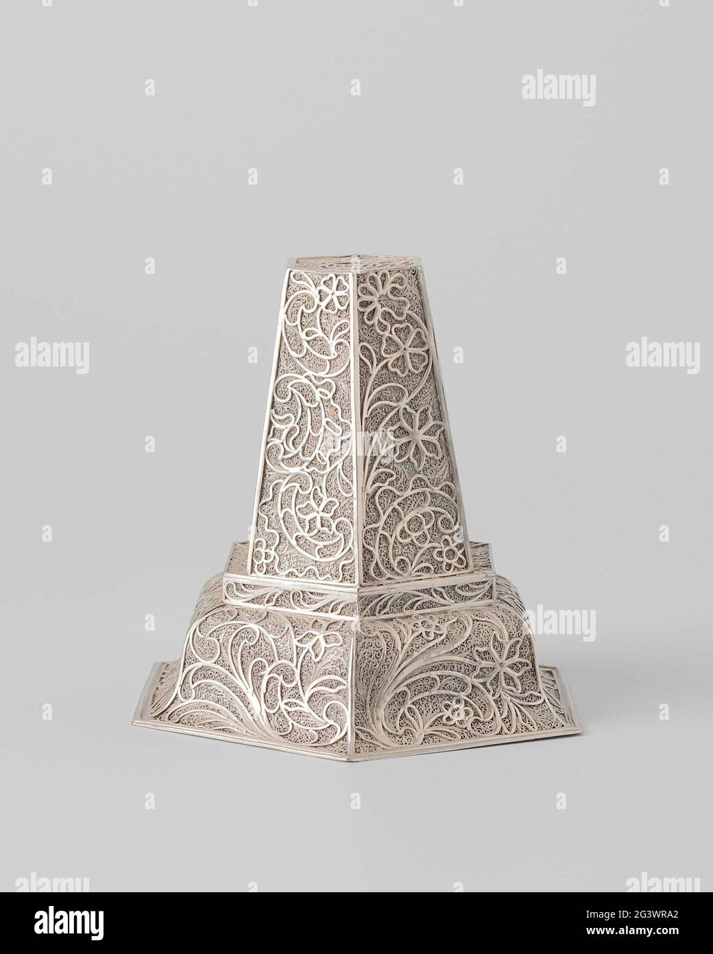 Test piece in the form of a layered bell from a filigree. Test piece in ...