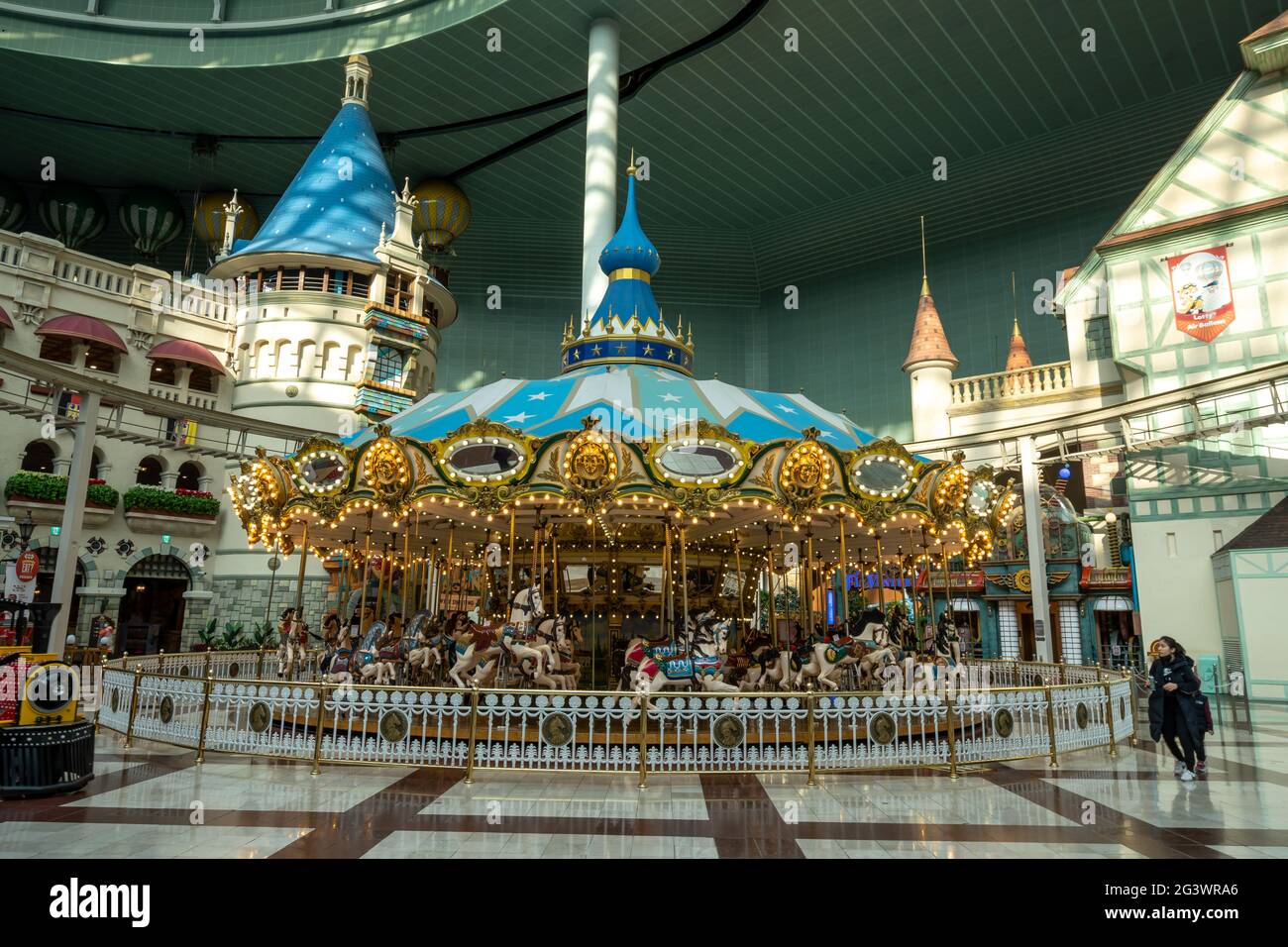 Lotte world indoor amusement park Stock Photo - Alamy