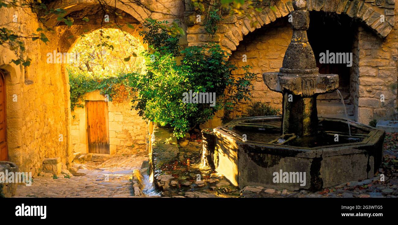 Village of le crestet hi-res stock photography and images - Alamy