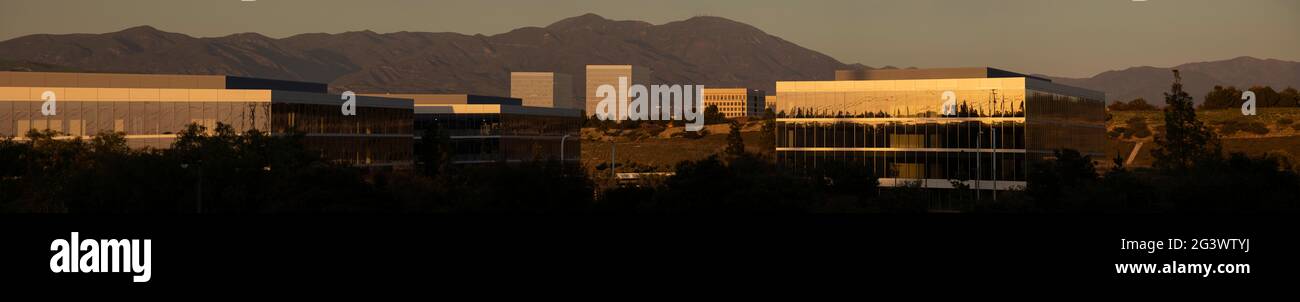 City of irvine skyline hi-res stock photography and images - Alamy