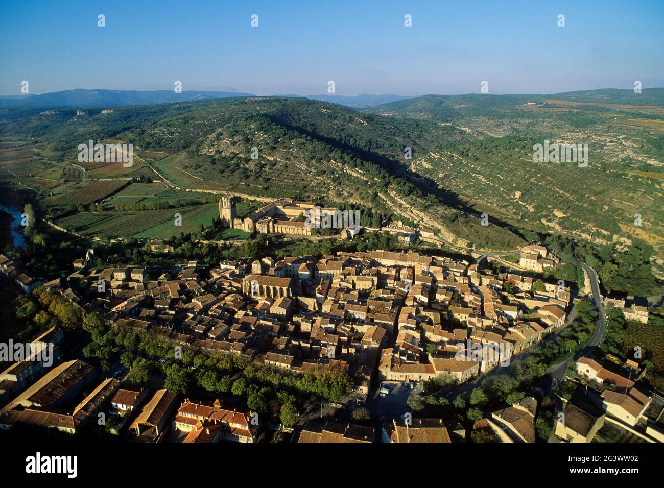 FRANCE. AUDE (11) CORBIERES. AERIAL VIEW OF LAGRASSE VILLAGE AND ITS ...