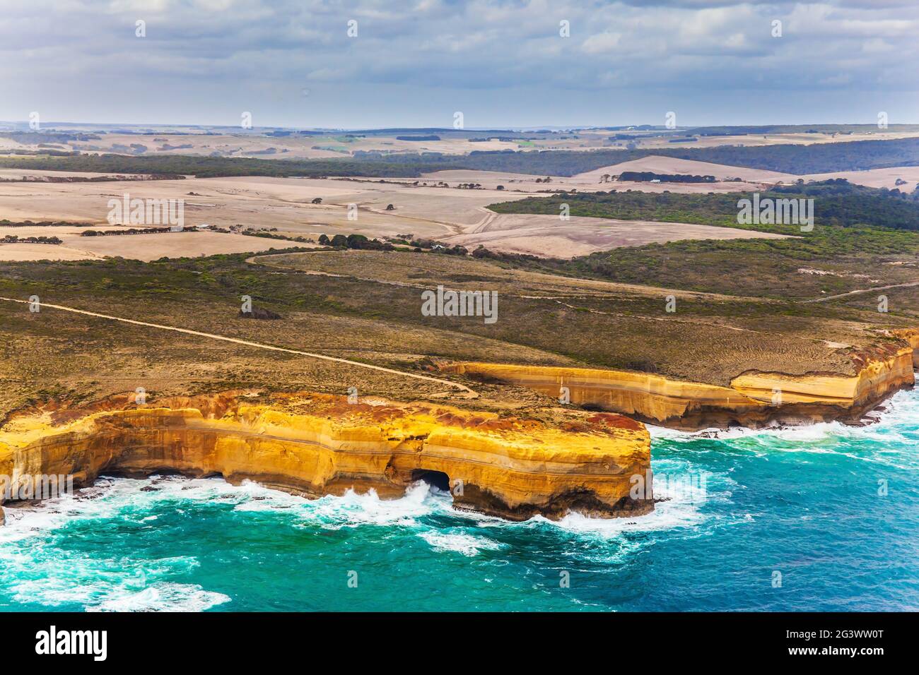Great limestone cliffs on Pacific coast Stock Photo - Alamy