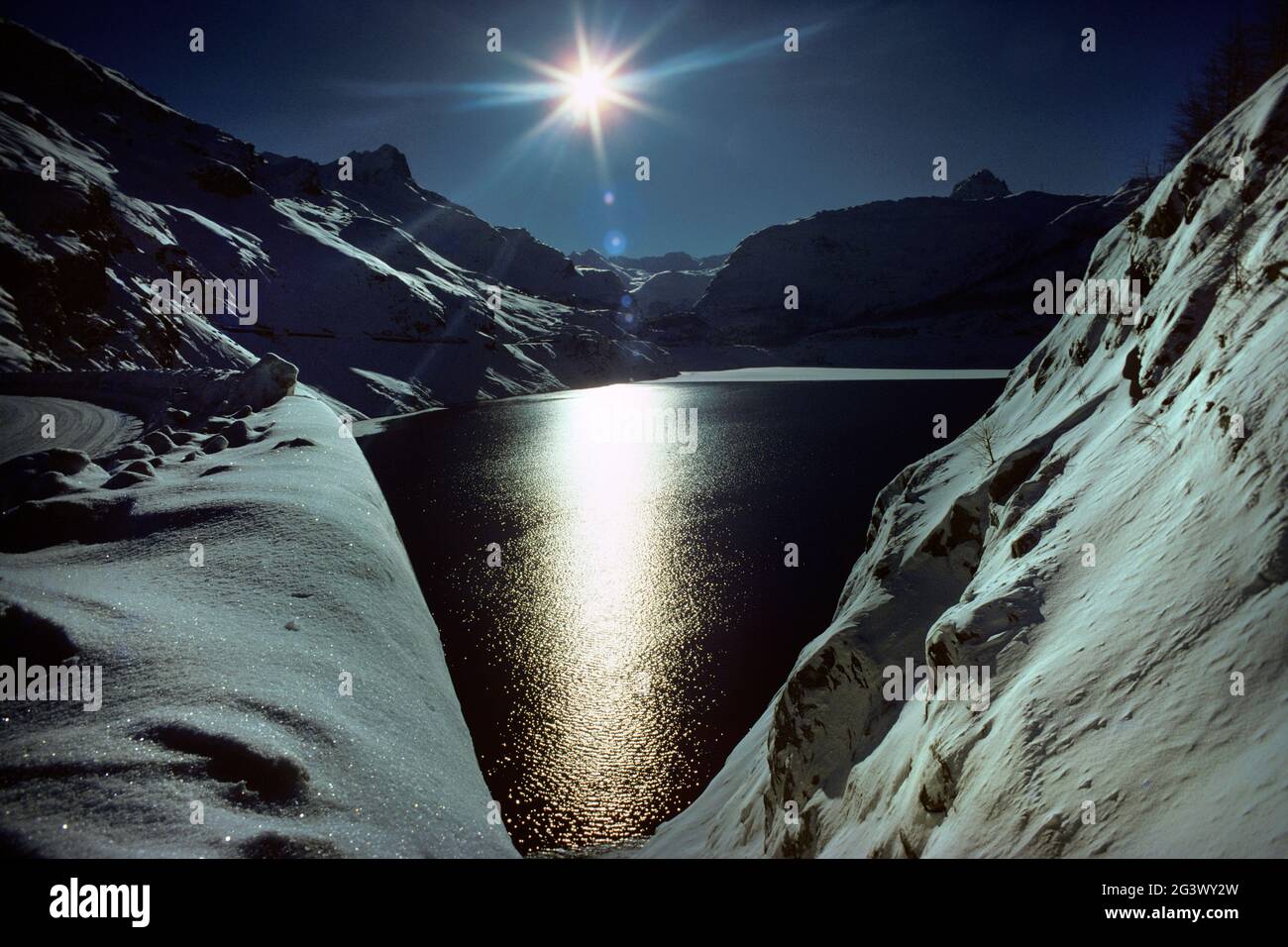 Tignes dam hi-res stock photography and images - Alamy