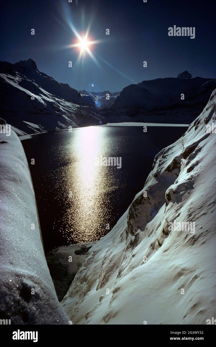 Tignes dam hi-res stock photography and images - Alamy